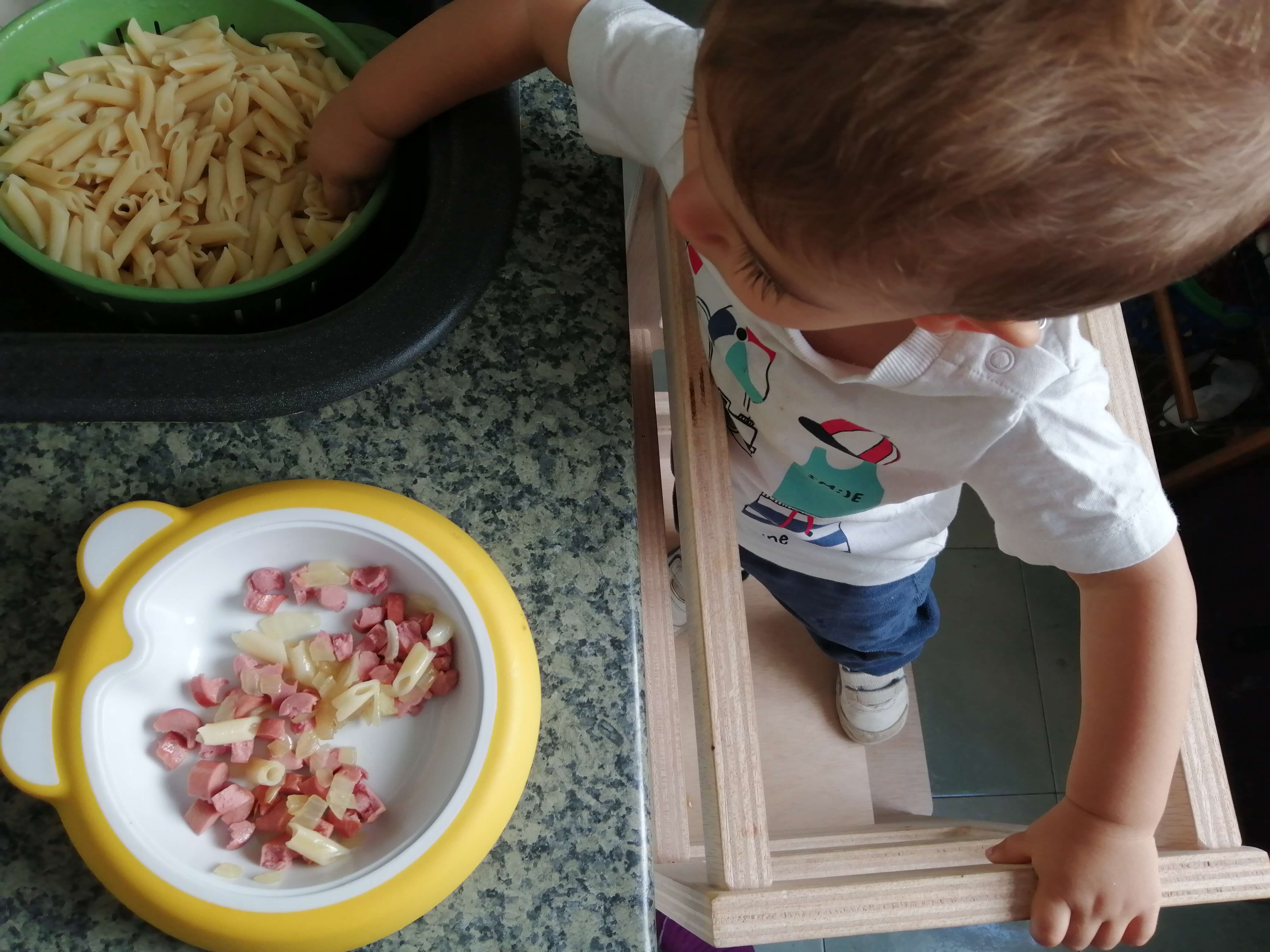 ¿Cómo "Montessorizar" tu cocina? Aprende actividades para hacer desde ...