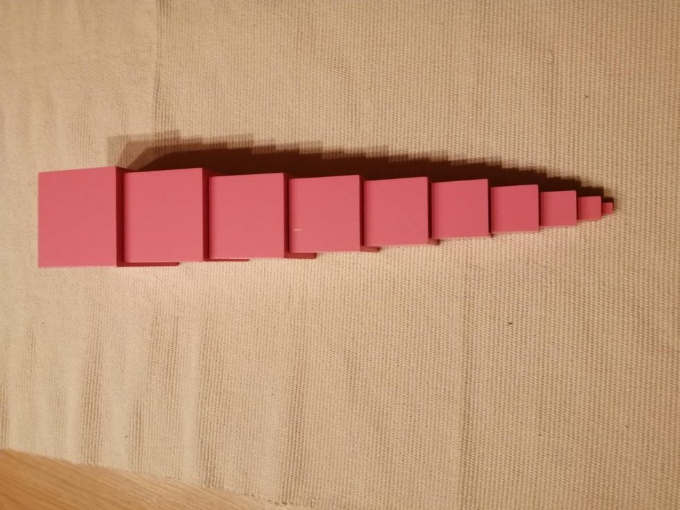 La torre rosa: uno de los materiales más icónicos de la pedagogía ...