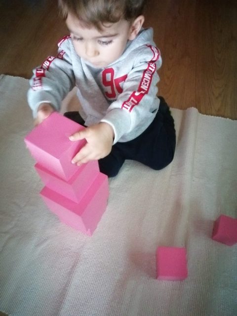 La torre rosa: uno de los materiales más icónicos de la pedagogía ...