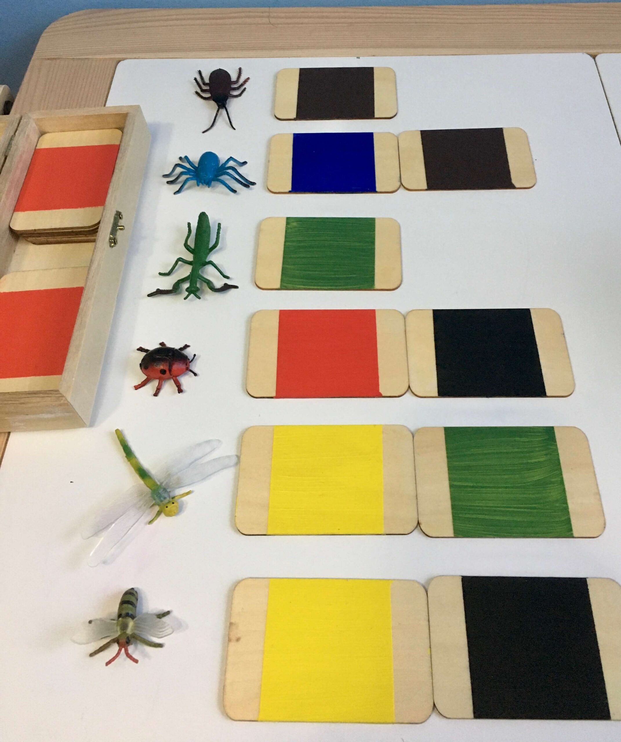 DIY Montessori: Caja de color 1 y 2- Tu guía Montessori. Miriam Escacena